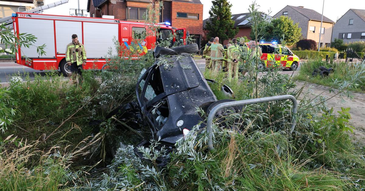 Deux blessés graves dans un accident de voiture à Alost | Faits divers ...