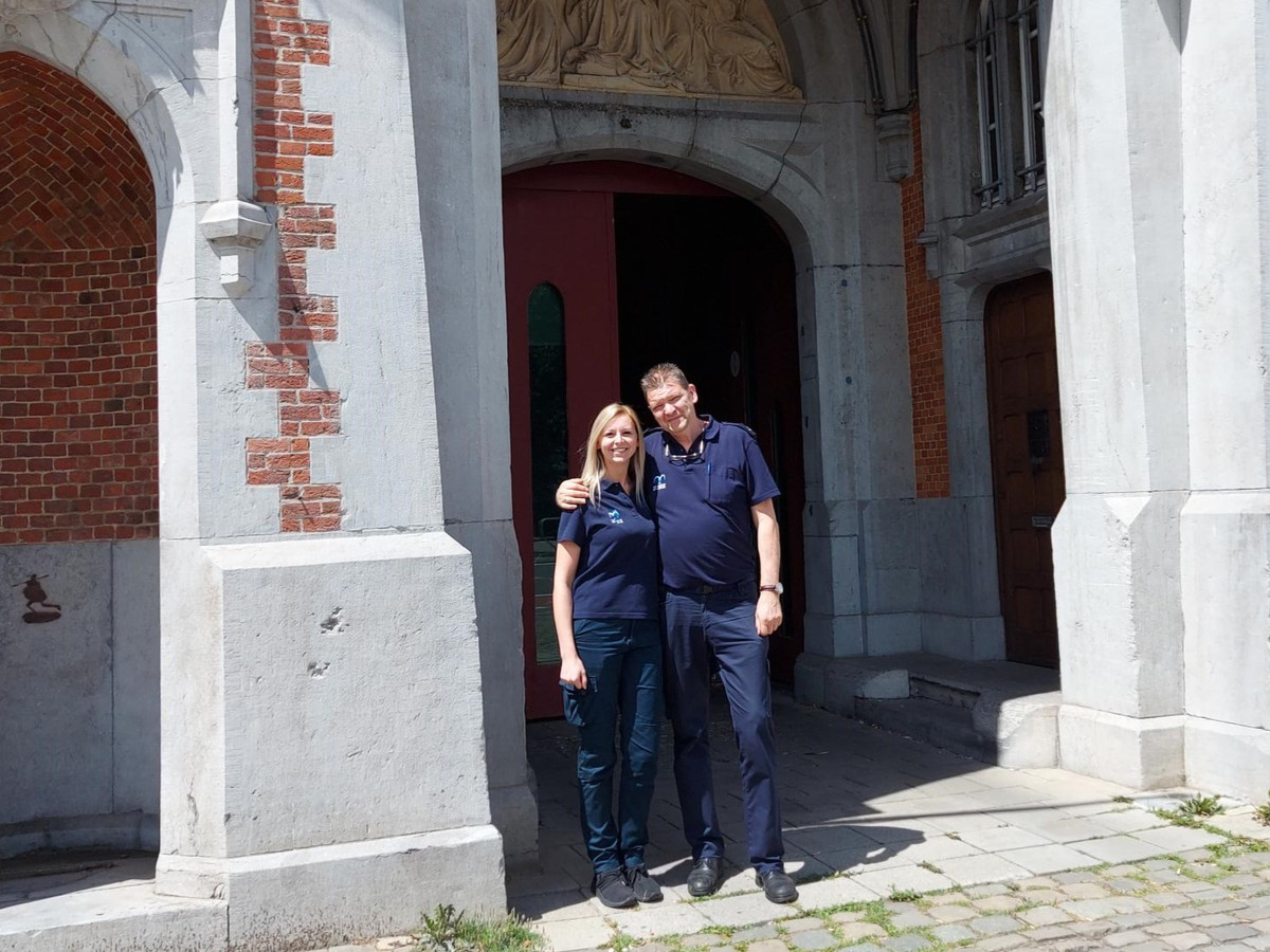 Gedetineerden eren laatste wens van overleden cipier (59) met schenking ...