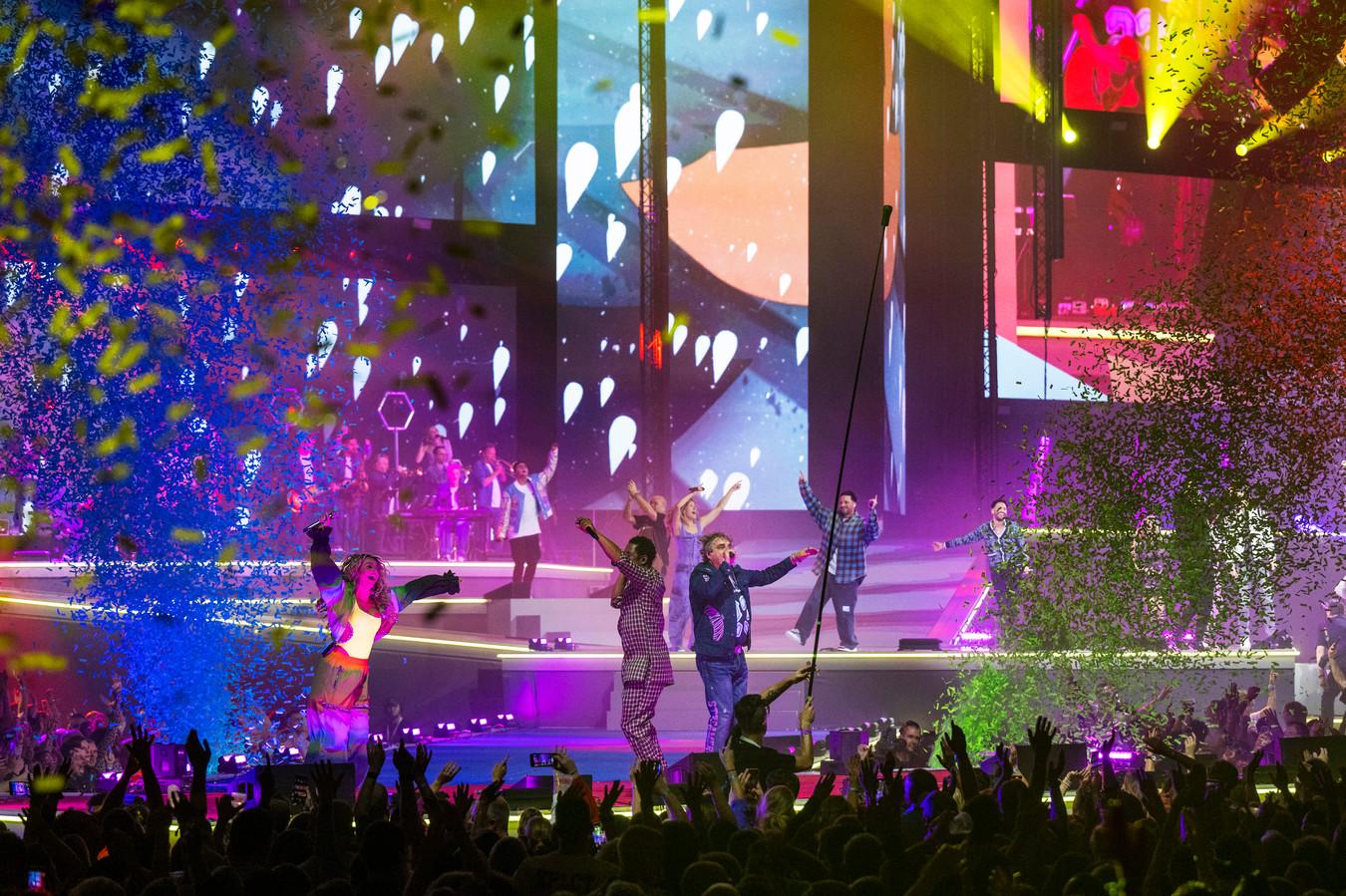 The Streamers in GelreDome: artiesten hebben zo veel plezier dat ze ...