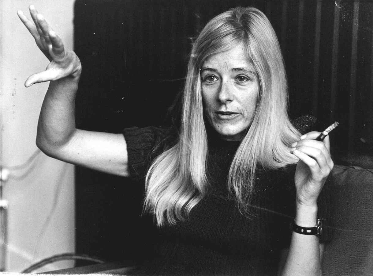 Feministe Joke Smit (‘Mannen hebben het heerlijk, vrouwen hebben het ...