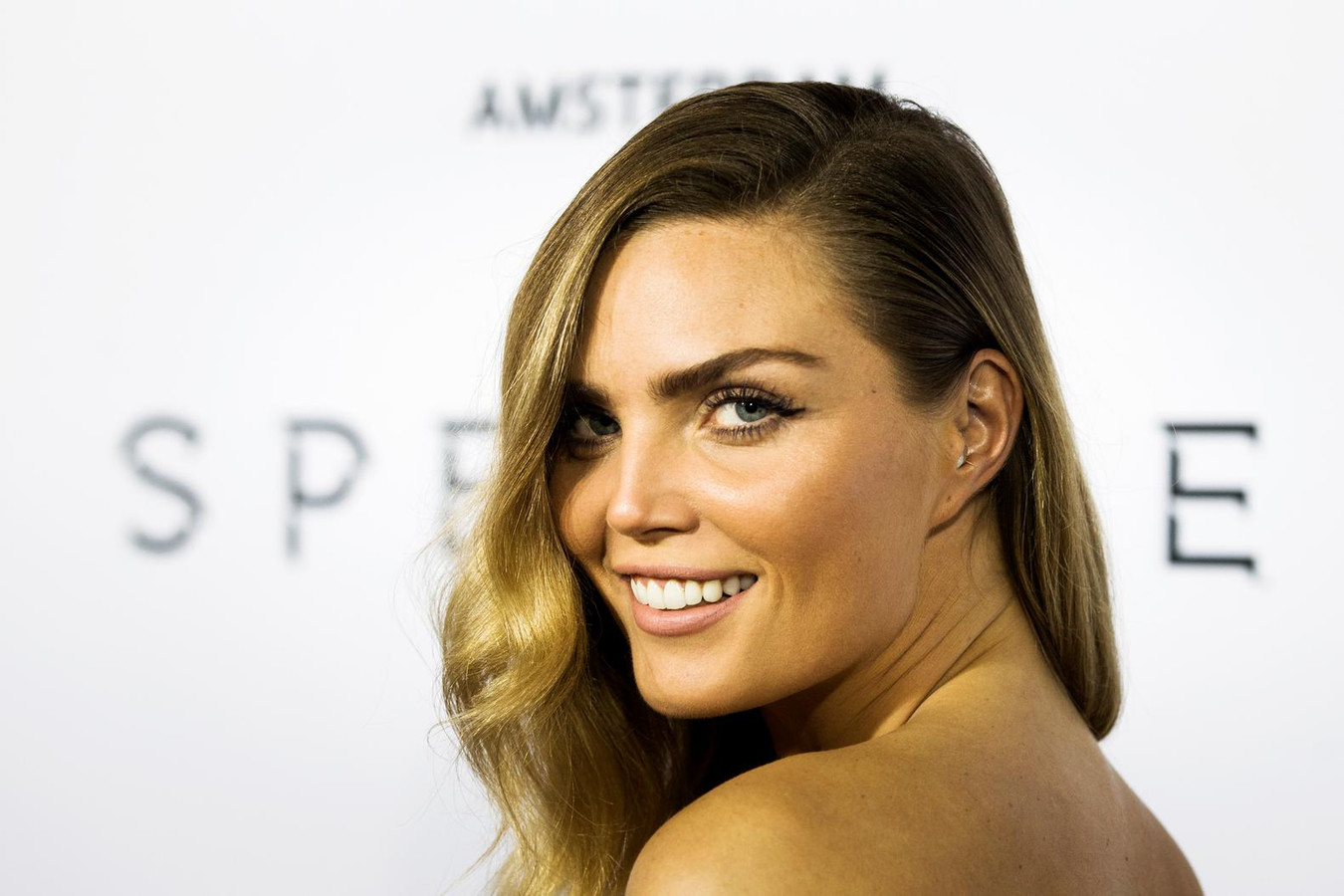 Kim valt als moeder in slaap, de ordinaire outfit van Fred | Foto | AD.nl