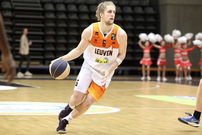 Brevin Pritzl met Leuven Bears naar Amsterdam: “Een competitie in twee ...