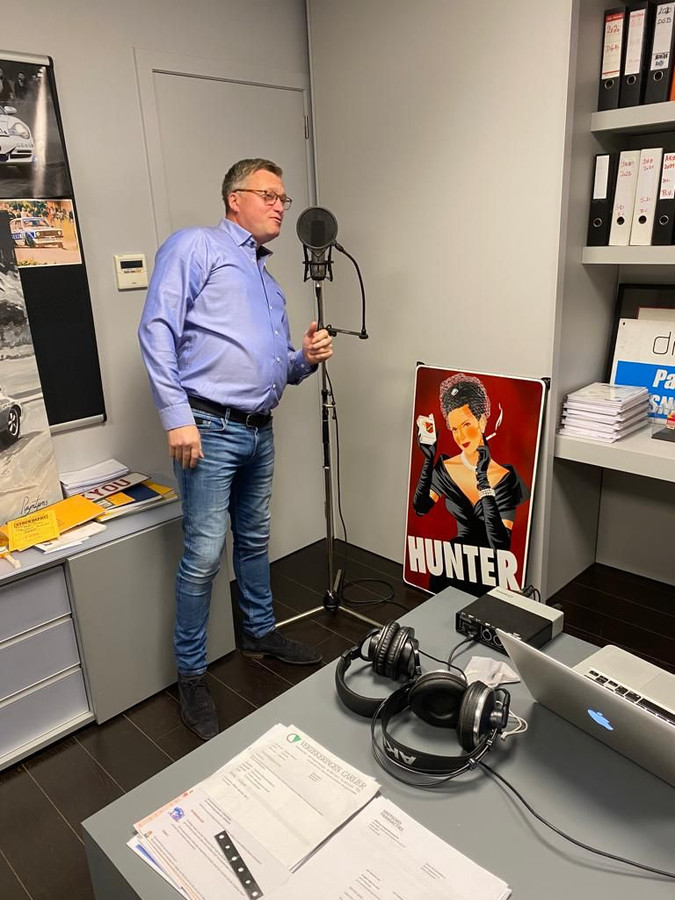 Zijn populairste filmpje werd meer dan 450.000 keer bekeken, en nu pakt ...