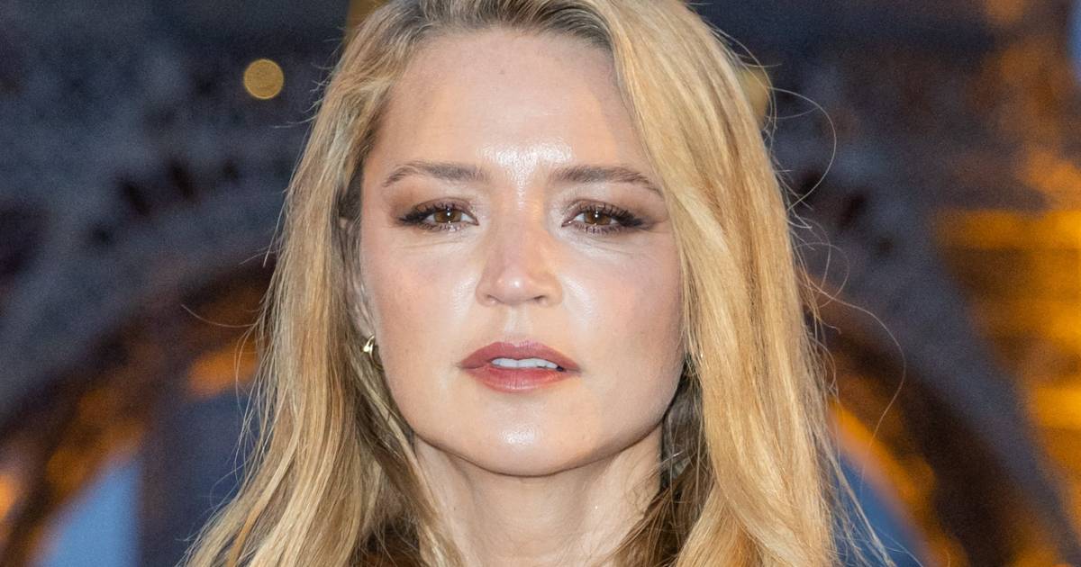 Dentelle et transparence: Virginie Efira fait sensation au défilé Saint ...