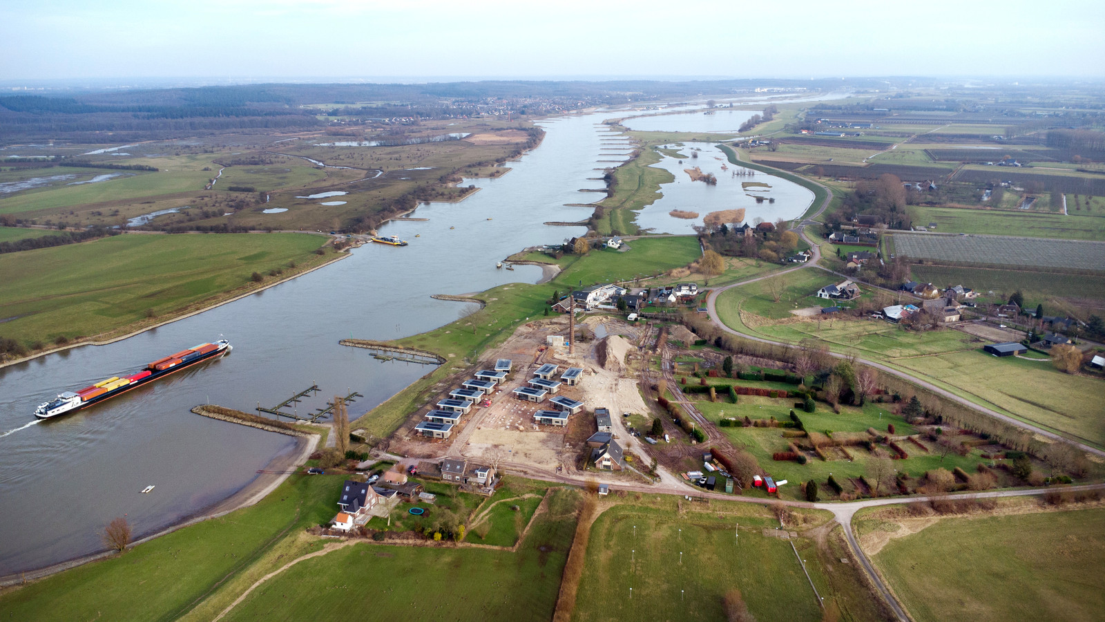 Luxe vakantiepark Soof aan de Rijn stapjes dichterbij | Foto | AD.nl