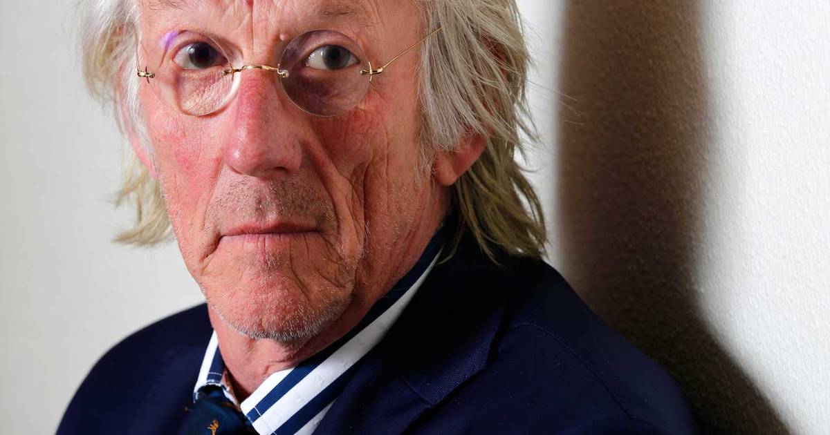 Freek geeft in nieuwe show zijn imposante oeuvre extra dimensie | Show ...