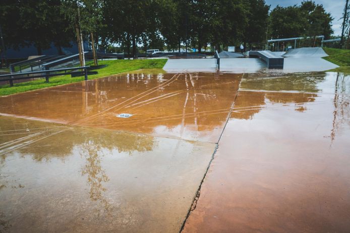 Amper één jaar oud skatepark Blaarmeersen - dat al eens werd hersteld ...