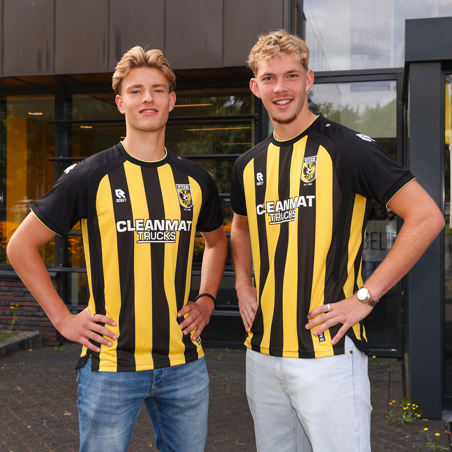 Talenten Bröker en Boersma tekenen eerste contract bij Vitesse | Foto ...