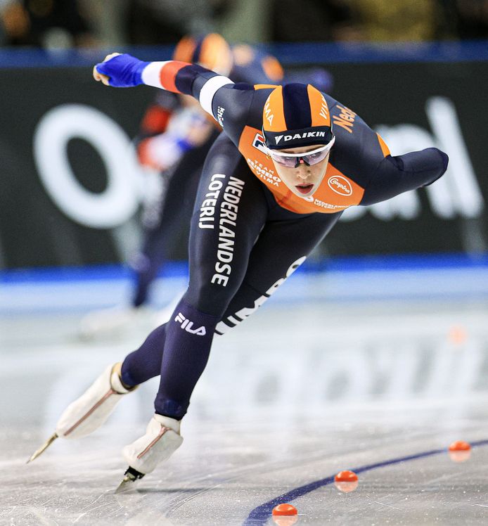 Indrukwekkende Patrick Roest wint met baanrecord 5000 meter in ...