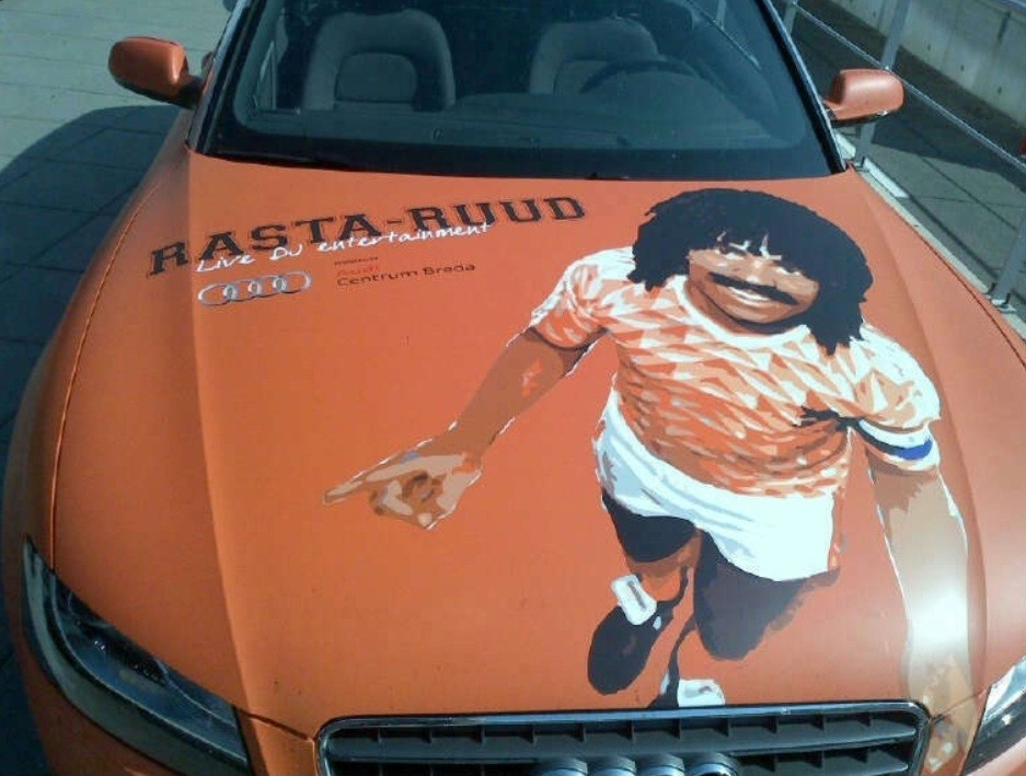 Na stortvloed aan kritiek stopt Rasta-Ruud met Gullit-act: ‘Dit is het ...