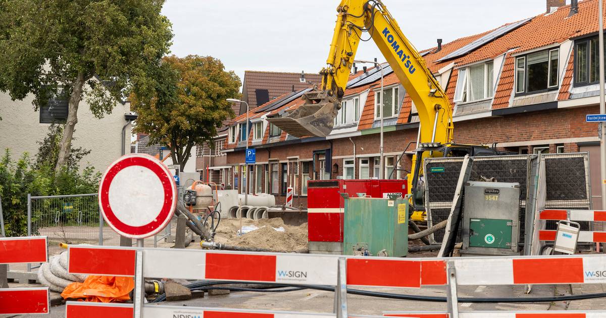 Riool in Delftse binnenstad wordt vervangen zonder dat straat ...