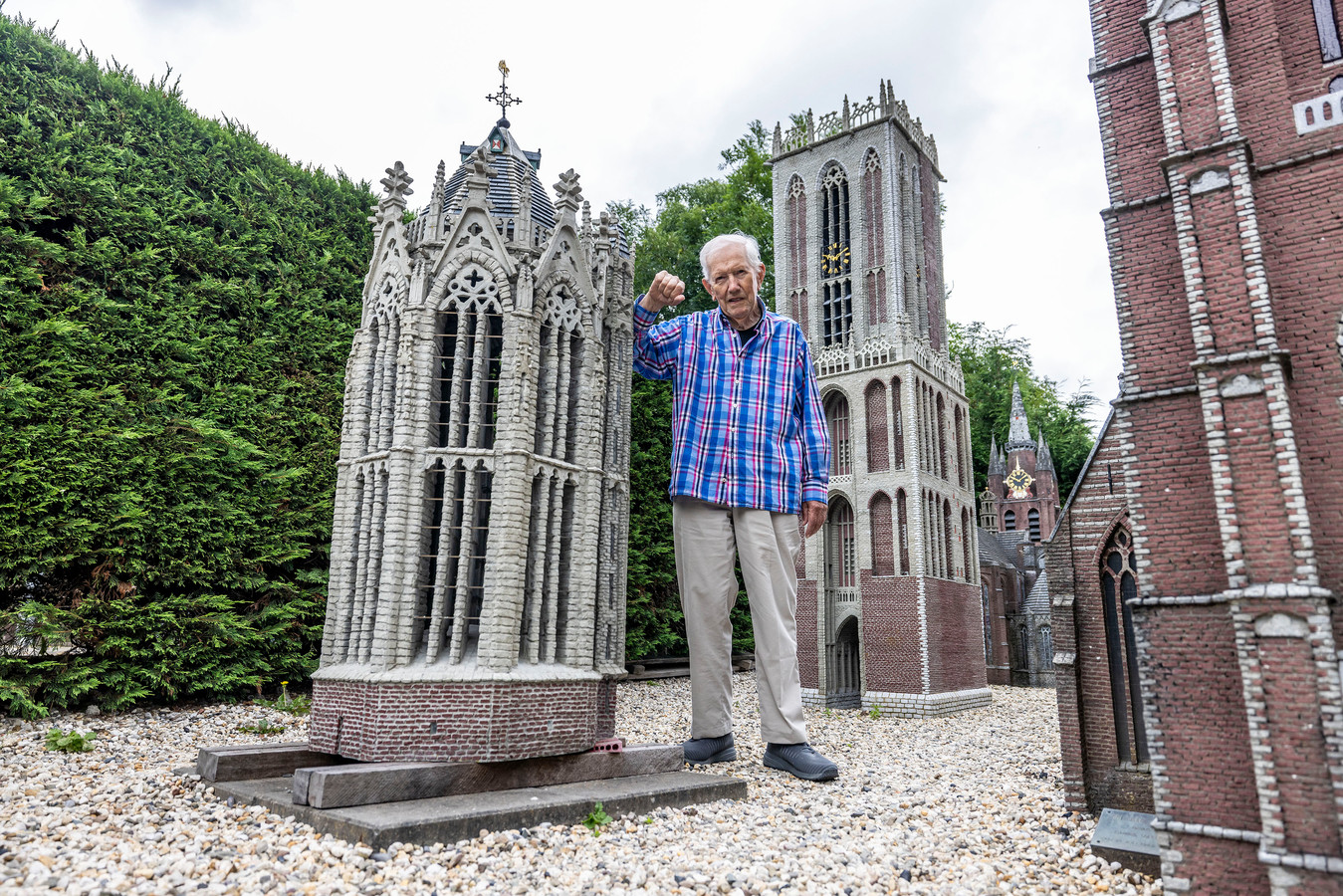 Wie heeft er plek in zijn tuin? Chris (88) wil af van zijn zelfgebouwde ...