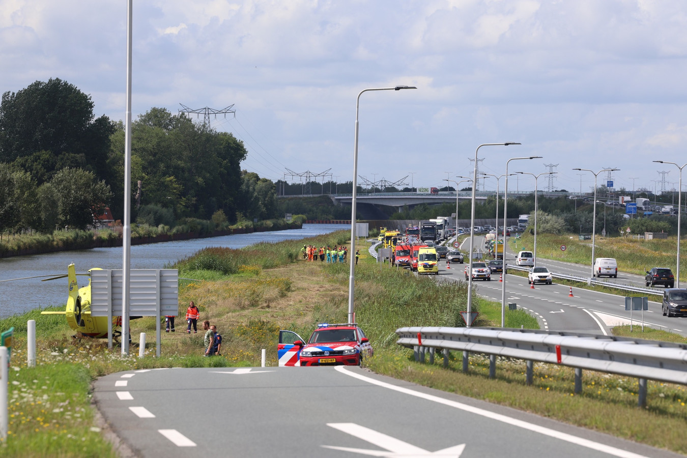 Vrouw (65) uit Erp overleden nadat ze met auto in het water terechtkomt ...