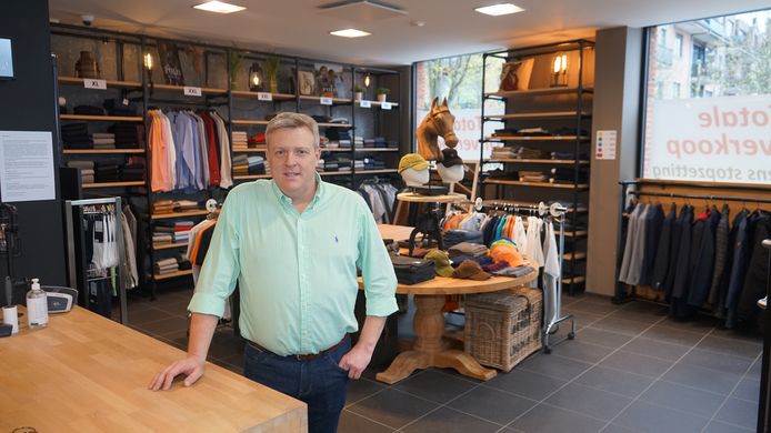 Kledingzaak sluit de deuren na waterschade door fout van aannemer: “De ...