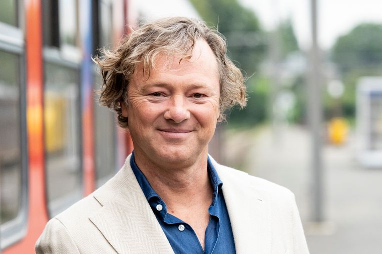 ‘Uitdagende outfit’ Frits Sissing maakt veel los bij kijkers ‘Het ...