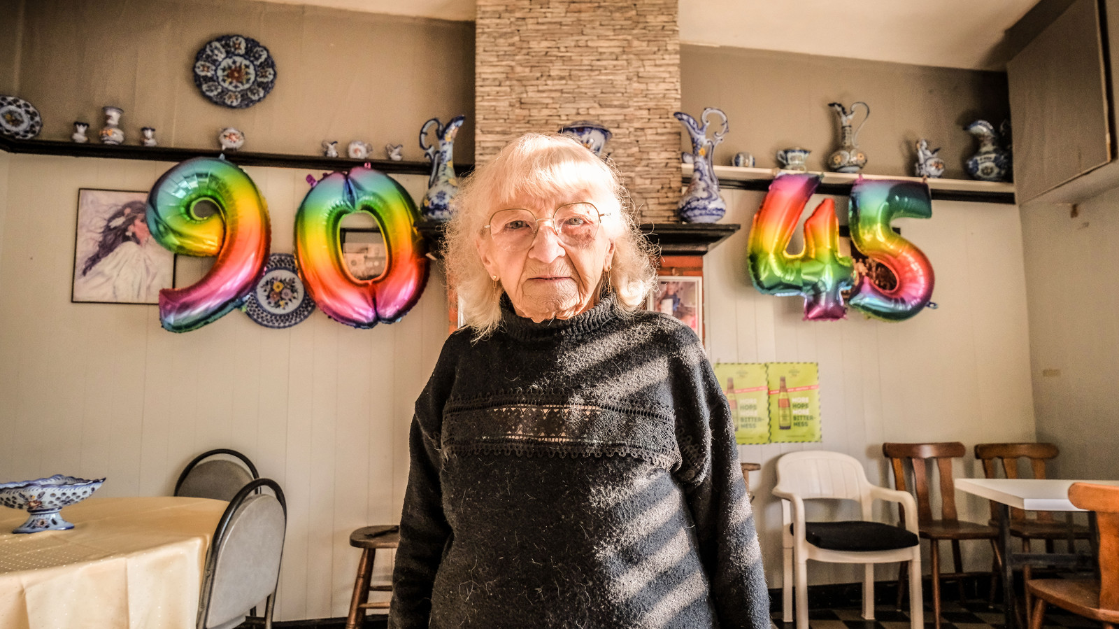 Albertine (90) staat al 45 jaar achter de toog van ‘t Saske: “De ...