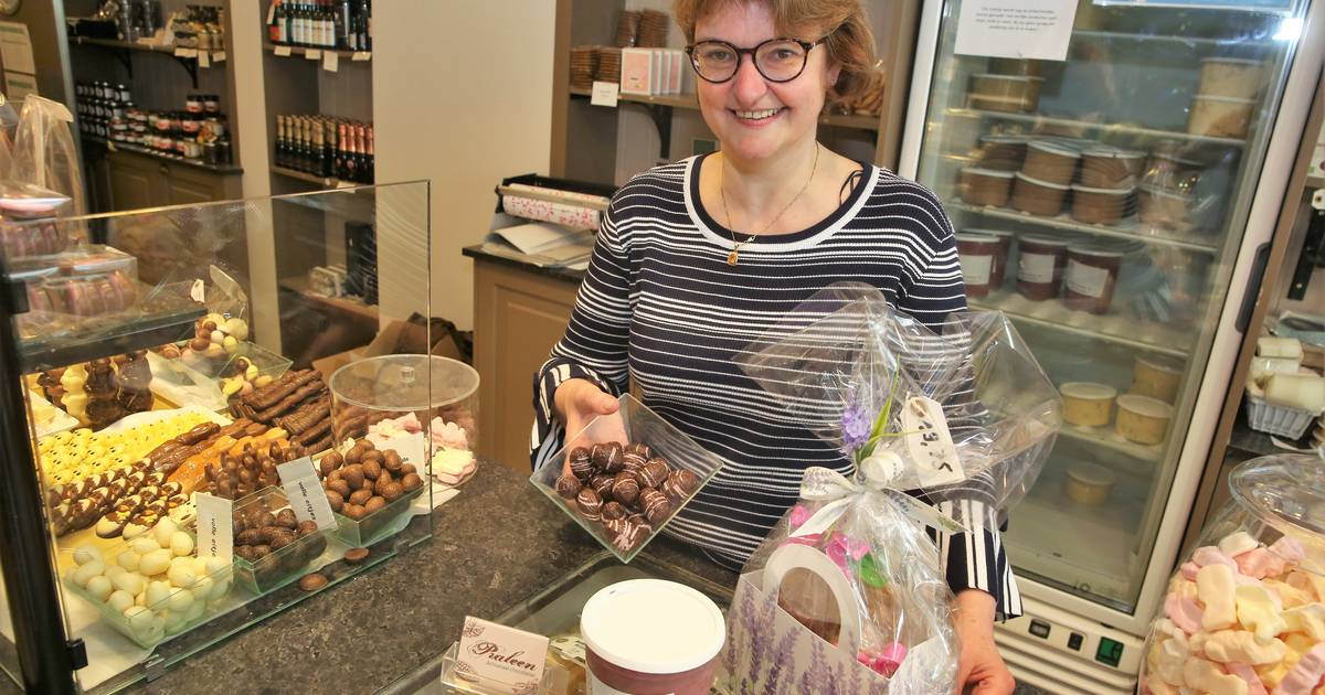 Chocolatier laat zich inspireren door paars bloementapijt in Hallerbos ...