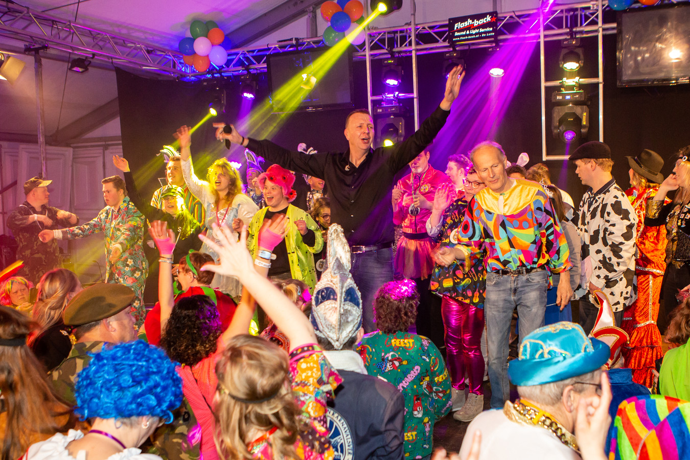 Deurningen organiseert carnaval voor mensen met een beperking: Jannes ...