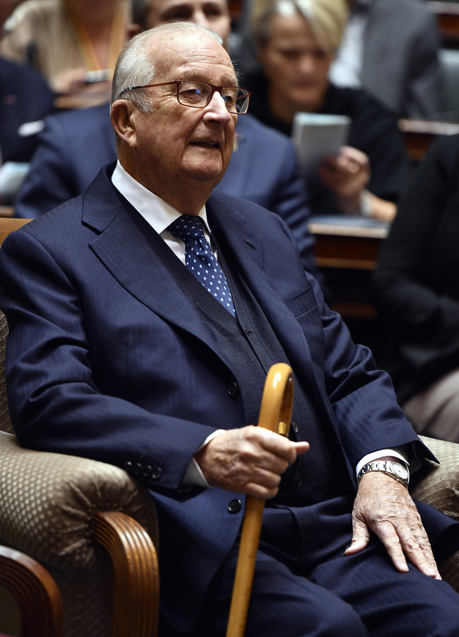 Oud-koning Albert II verplicht tot vaderschapstest in zaak ‘dochter ...