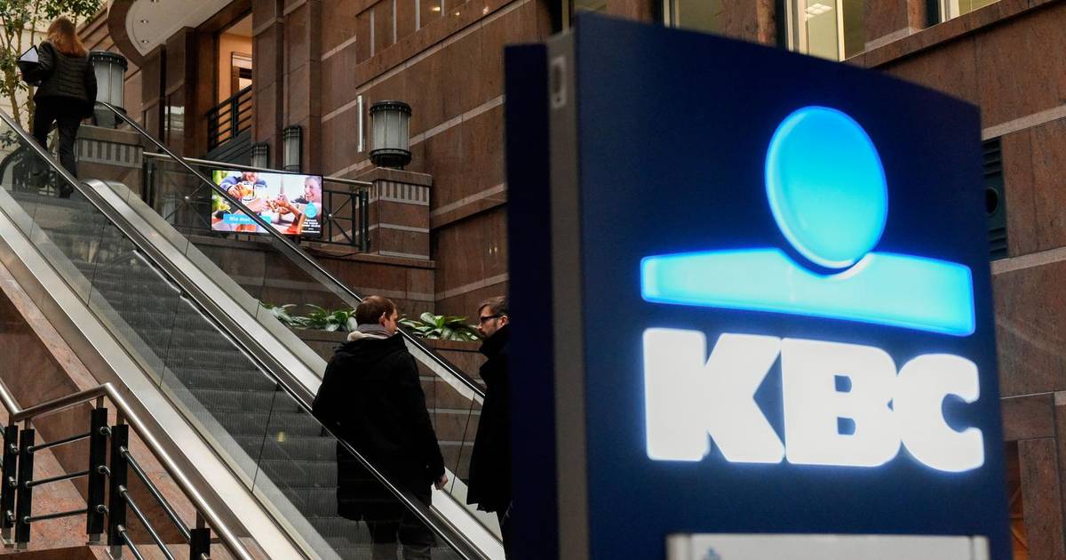 KBC boekt jaarwinst van 2,6 miljard euro: aandeelhouder en personeel ...