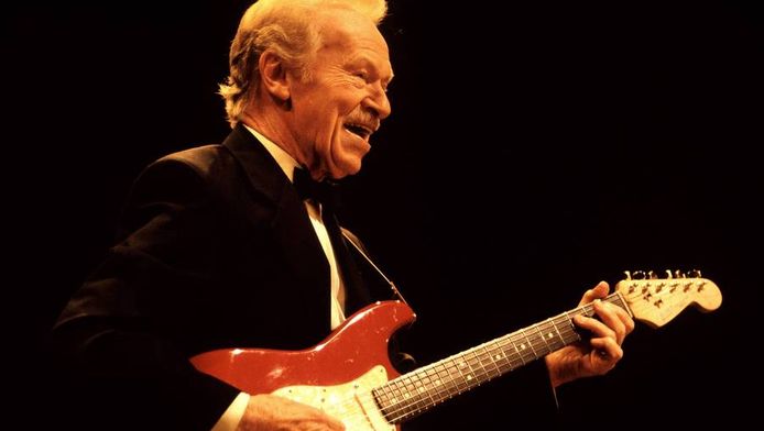 Britse gitaarlegende Bert Weedon overleden | Muzieknieuws | hln.be