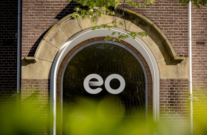 Negen en zes maanden cel geëist voor overval op EO-cameraploeg | Show ...