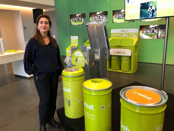 Minister Zuhal Demir onthult de nieuwe slimme inzamelunits van Bebat ...