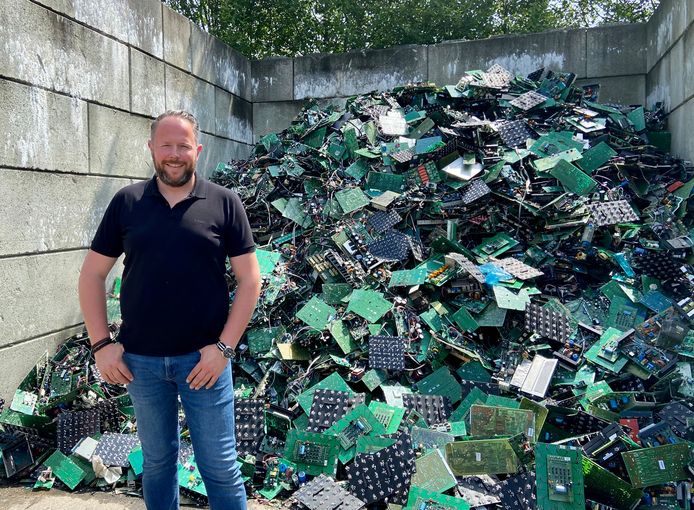 Er zit geld in je kapotte laptop: recyclagebedrijf betaalt tot meer dan ...
