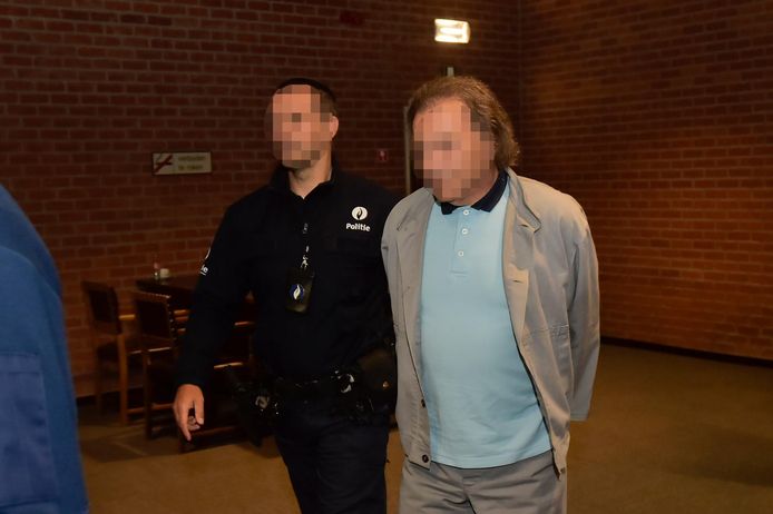 RECONSTRUCTIE. Patrick Lagrou (61): elektricien, kippenkweker en destijds grootste cannabisboer ...