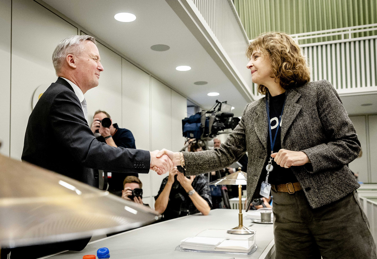 Nu definitief: na mislukte uitstelpoging PVV stemt ook Eerste Kamer ...