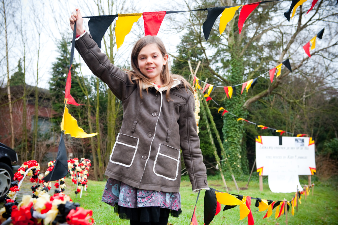 INTERVIEW. ‘Jodelmeisje’ Laura Omloop (23) maakt comeback: “Gestopt met ...