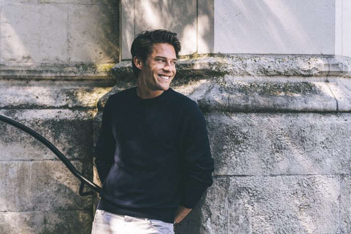 Cesar Casier poseert voor Porsche en Armani en heeft zijn eigen ...