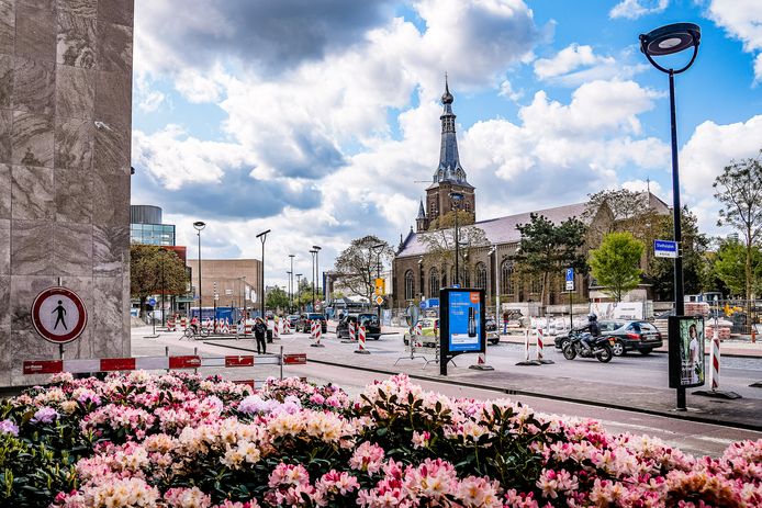 Ook in Tilburg en Den Bosch rij je straks in heel het centrum nog maar ...