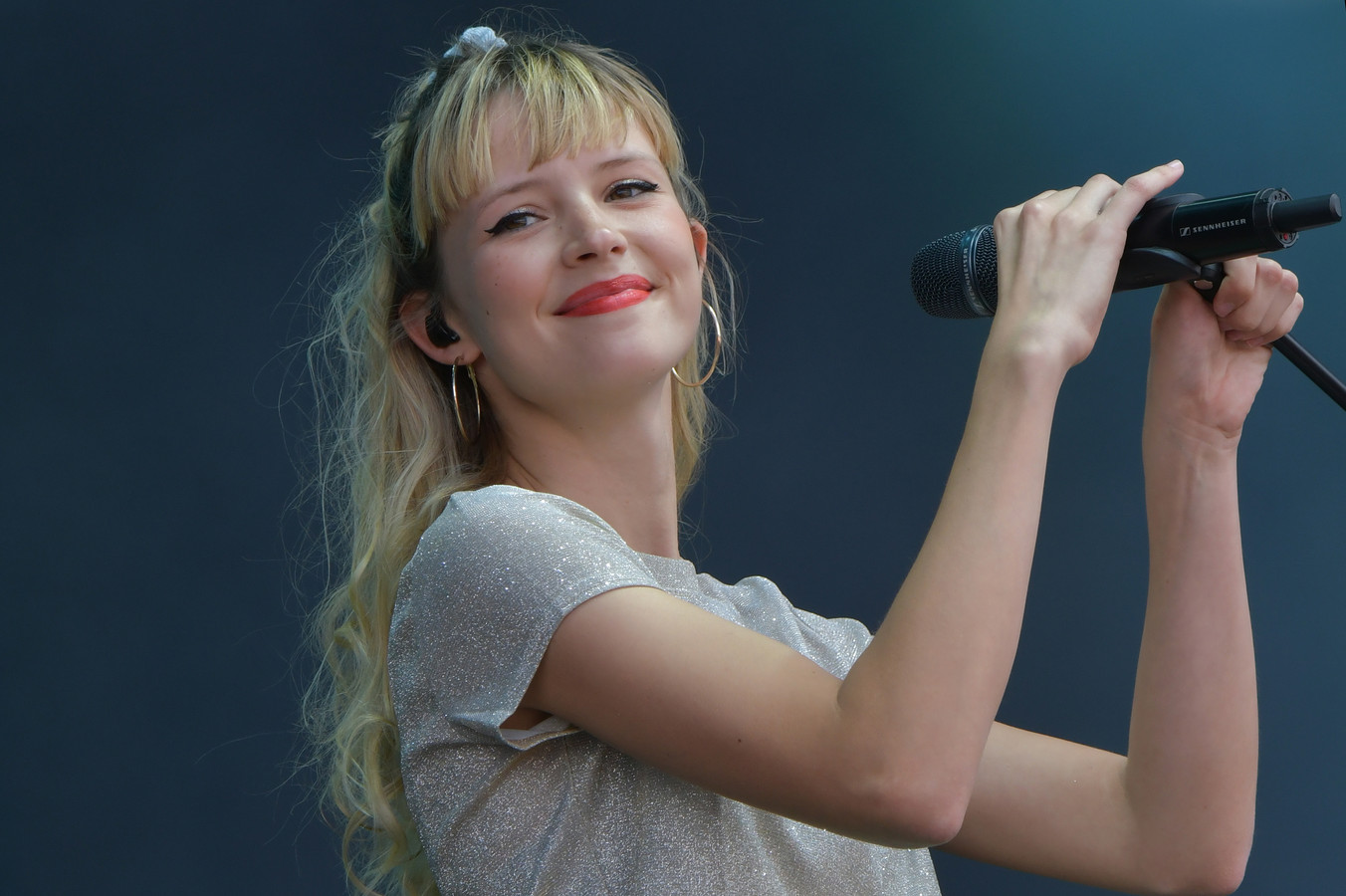 Angèle est de retour: découvrez son nouveau single “Bruxelles je t’aime ...