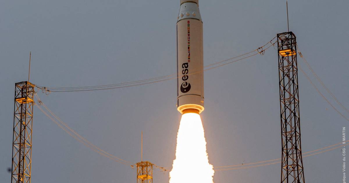 Eerste commerciële vlucht van Europese raket direct na lancering ...