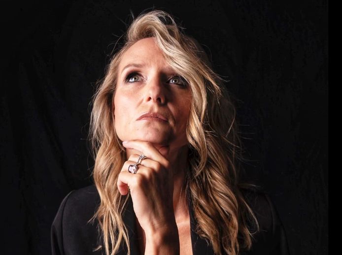 Onderneemster (39) uit Wilrijk gaat zingen: maak kennis met Ellie Bloom ...