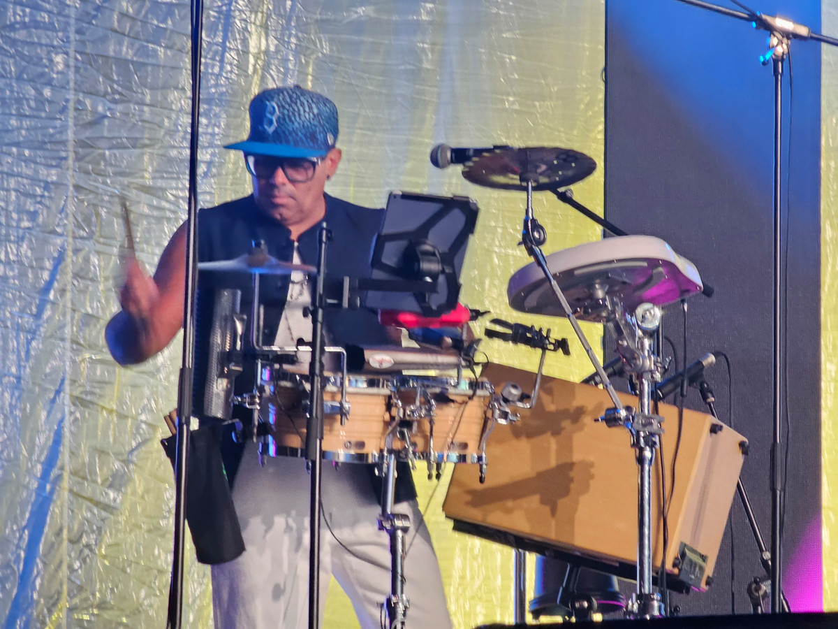 IN BEELD. 40ste Antilliaanse Feesten gestart onder stralende zomerzon ...