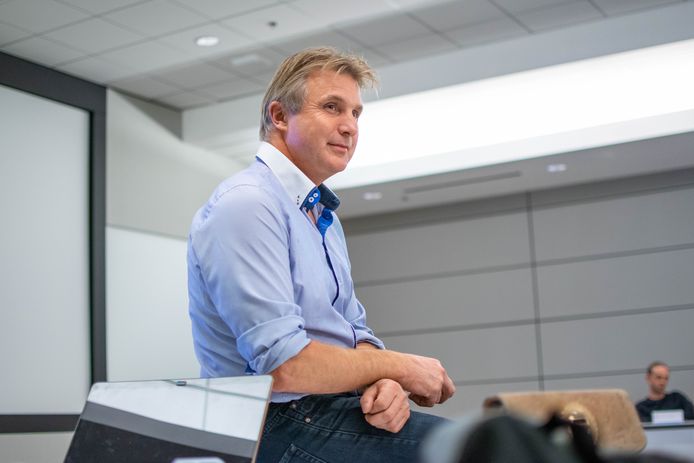 Van Roey wil IT-bedrijf laten groeien tot 300 werknemers: fysieke shop ...