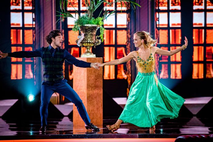 VIER zoekt pro-dansers voor nieuw seizoen ‘Dancing With The Stars’ | TV | hln.be