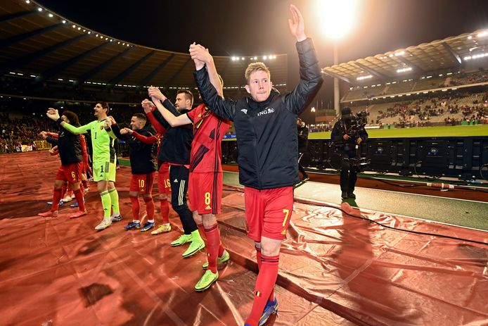 IN BEELD. Rode Duivels vieren kwalificatie voor WK in Qatar met fans op ...