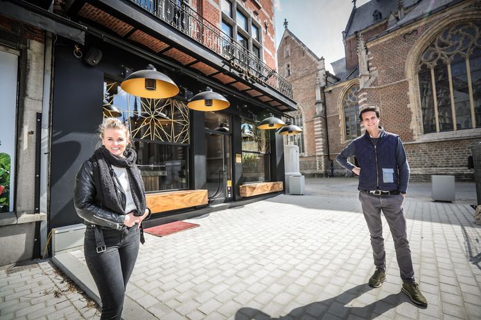 Cafébazen Jerome en Quirine die zaak daags na de opening moesten ...