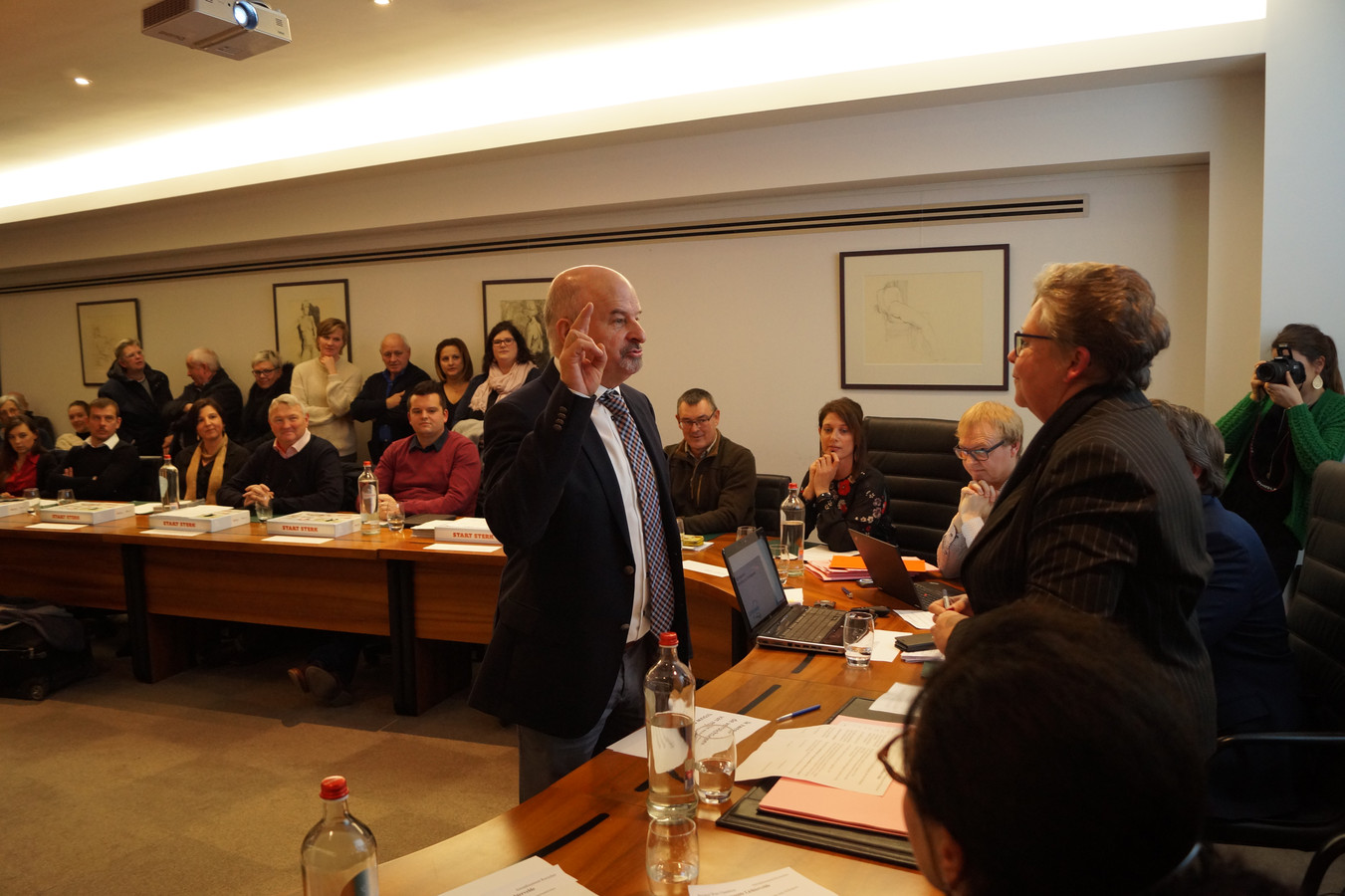 Gewezen OCMW-voorzitter Roos Vanwalleghem verdwijnt uit gemeenteraad ...