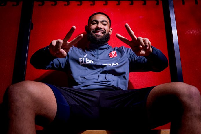 Doelman El Maach langer bij FC Twente: ‘Ik ben hier op mijn plek ...