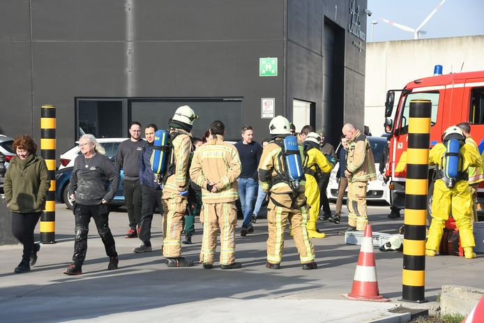 50 mensen geëvacueerd na incident met salpeterzuur bij Muylle-Facon ...