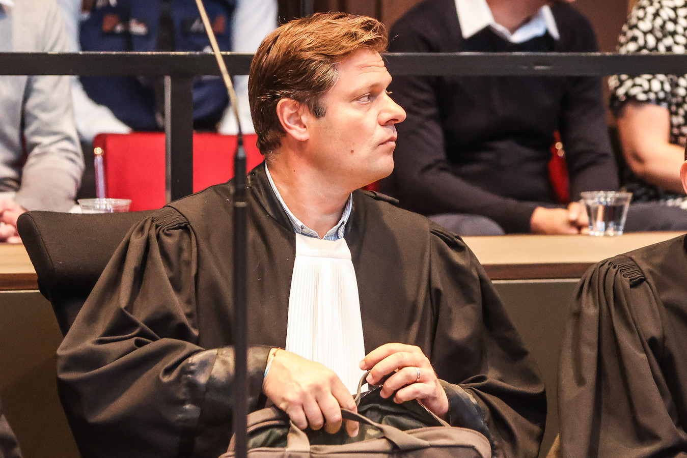 ASSISEN. Een gruwelijk verhaal, maar niemand neemt z’n volle ...