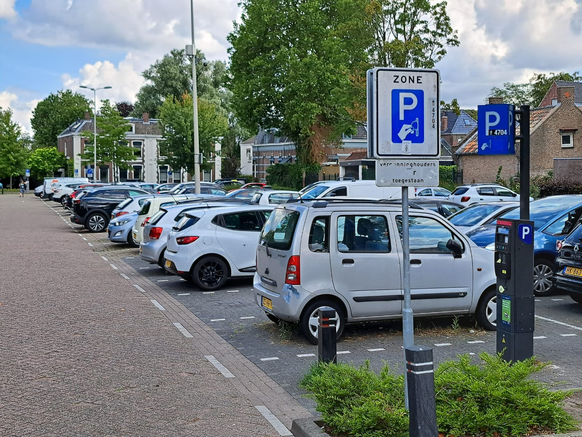 Wie krijgt voorrang bij parkeren in binnenstad Roosendaal? Bewoners of ...