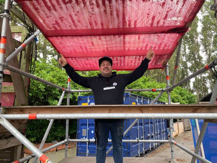 IN BEELD. Zomerbar Glasfabriek verkoopt inboedel in sneltempo: “Ik doe ...