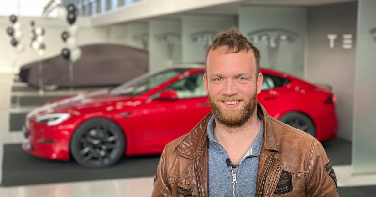 Roy (33) koos voor de snelste Tesla ooit: ‘Bizar, ik heb een achtbaan ...