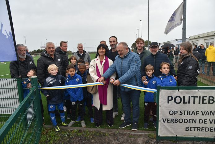 Vanaf nu spelen ze in Nossegem op kunstgras: “Tal van voordelen ...