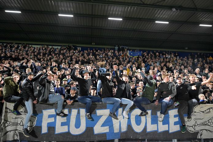 Harde kern van PEC Zwolle staakt activiteiten uit onvrede: ‘Dit is hoe ...